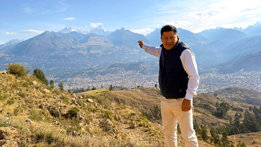 César Tinta: del surco al Congreso con el número 5 por Perú Libre ...
